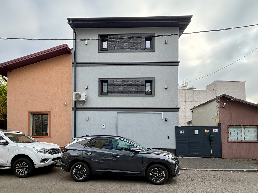 Sfânta Treime 40 - Property INDEX